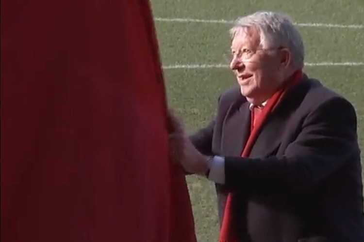 Former Manchester United boss Sir Alex Ferguson unveils his statue at ...